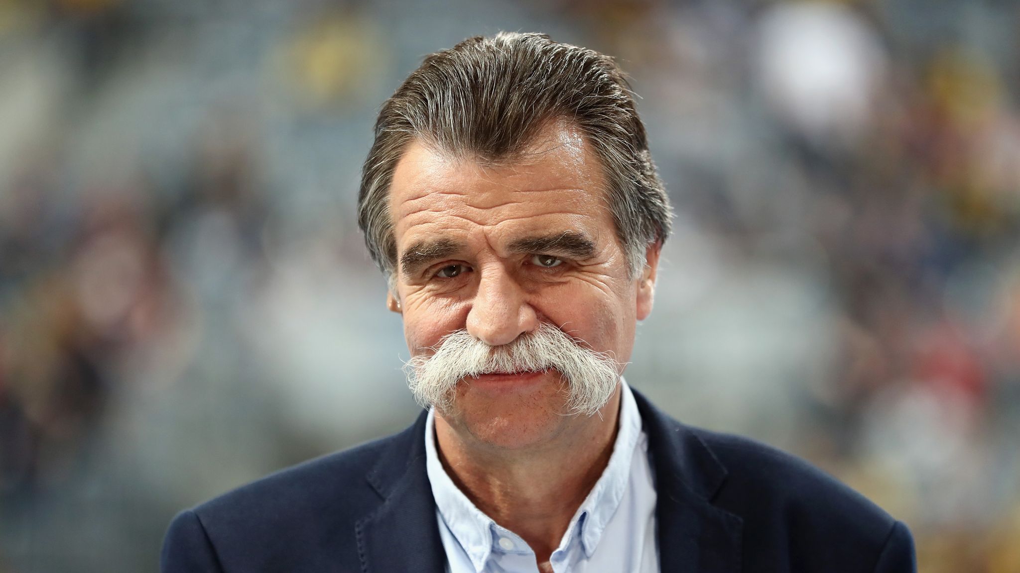 "Handball-Kaiser" Heiner Brand: Der Schnauzer der Nation wird 65 ...