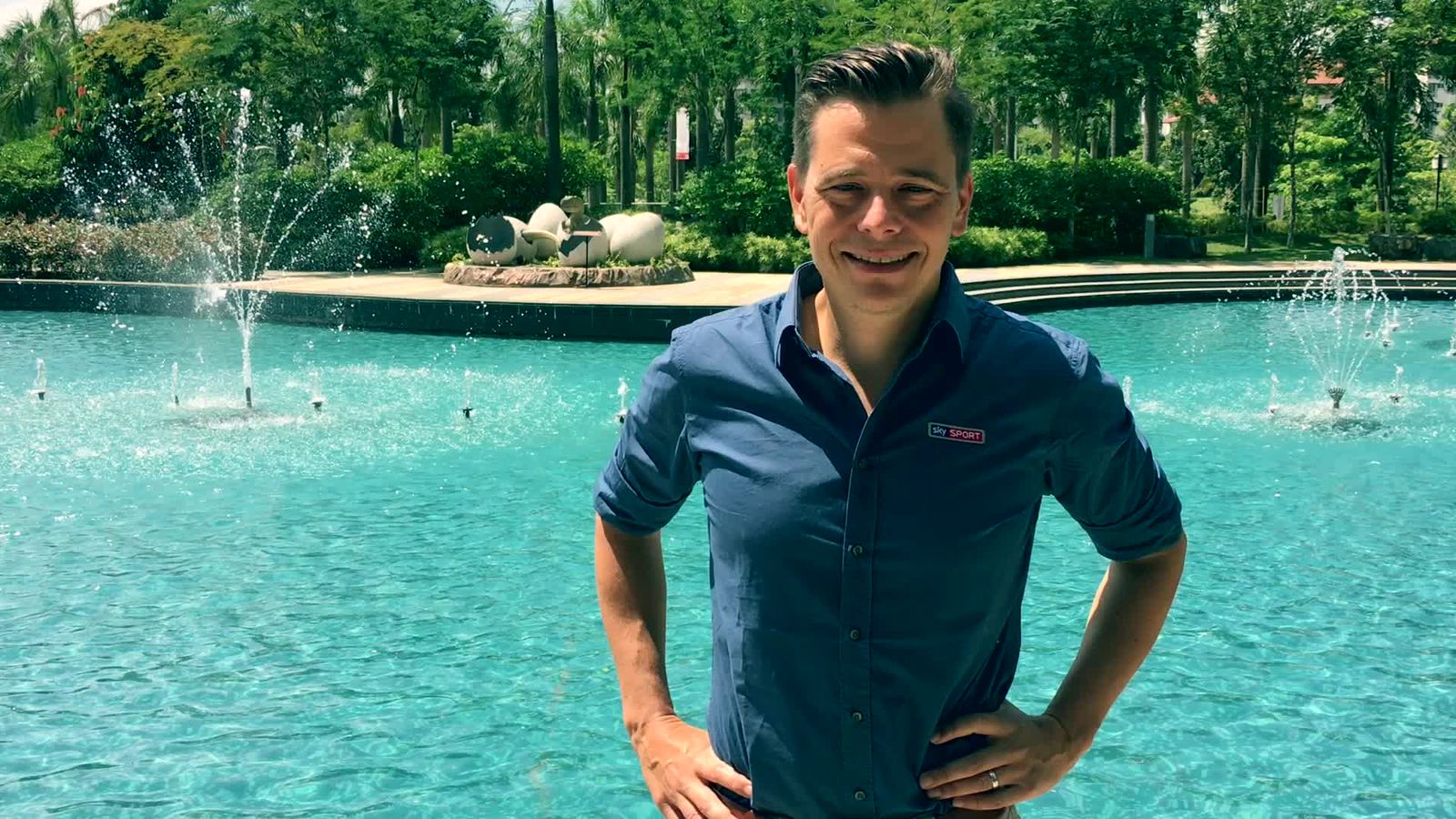 Sky Kommentator Sascha Roos "wackelt" durch Malaysia | Formel 1 News ...