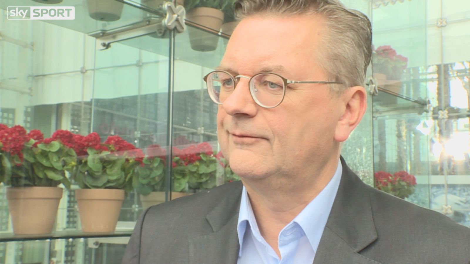 Grindel bekräftigt Neuausrichtung des Videobeweises | Fußball News ...