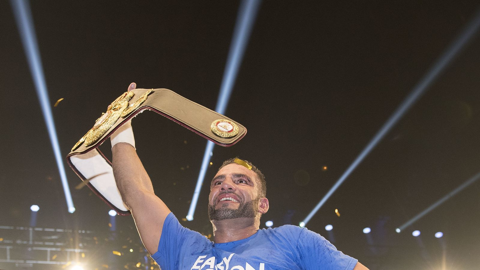 So reagiert Box-Weltmeister Manuel Charr auf die Pass-Verwirrung ...