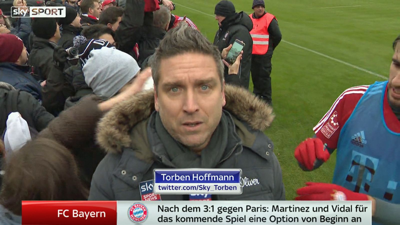 Filzstift-Attacke von Bayerns Martinez auf Sky Reporter | Fußball News | Sky Sport