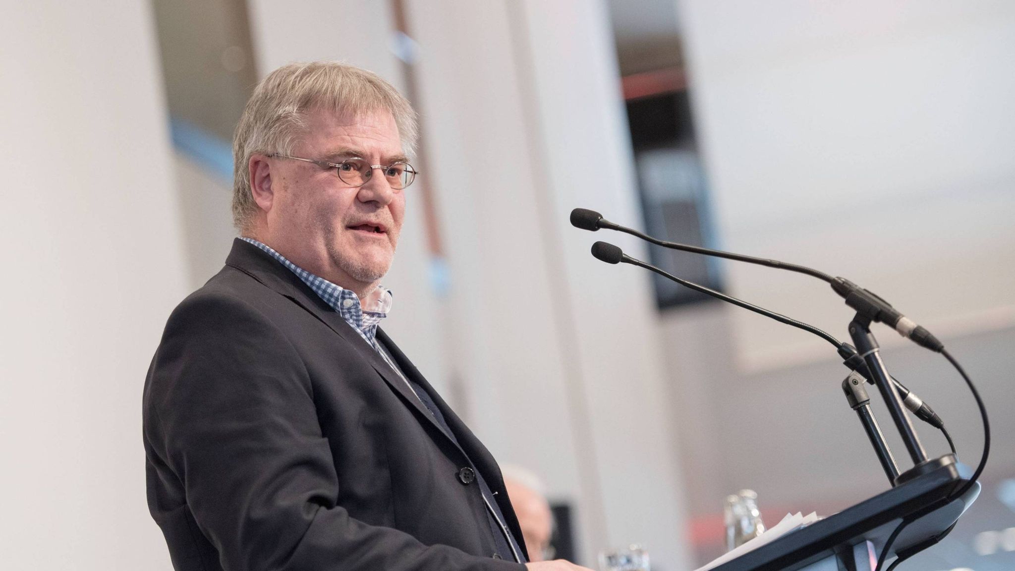 Mainzer Vorstandsboss gesucht: Neuser zieht Kandidatur zurück | Fußball ...