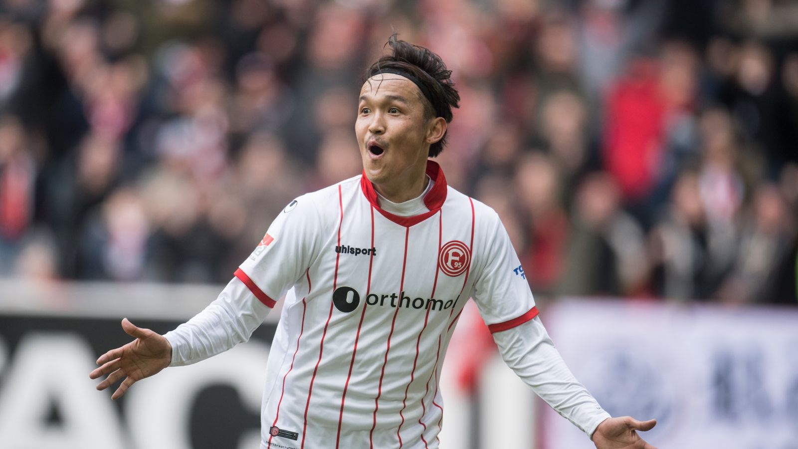 Usami verlängert beim FC Augsburg und geht zu Fortuna Düsseldorf ...