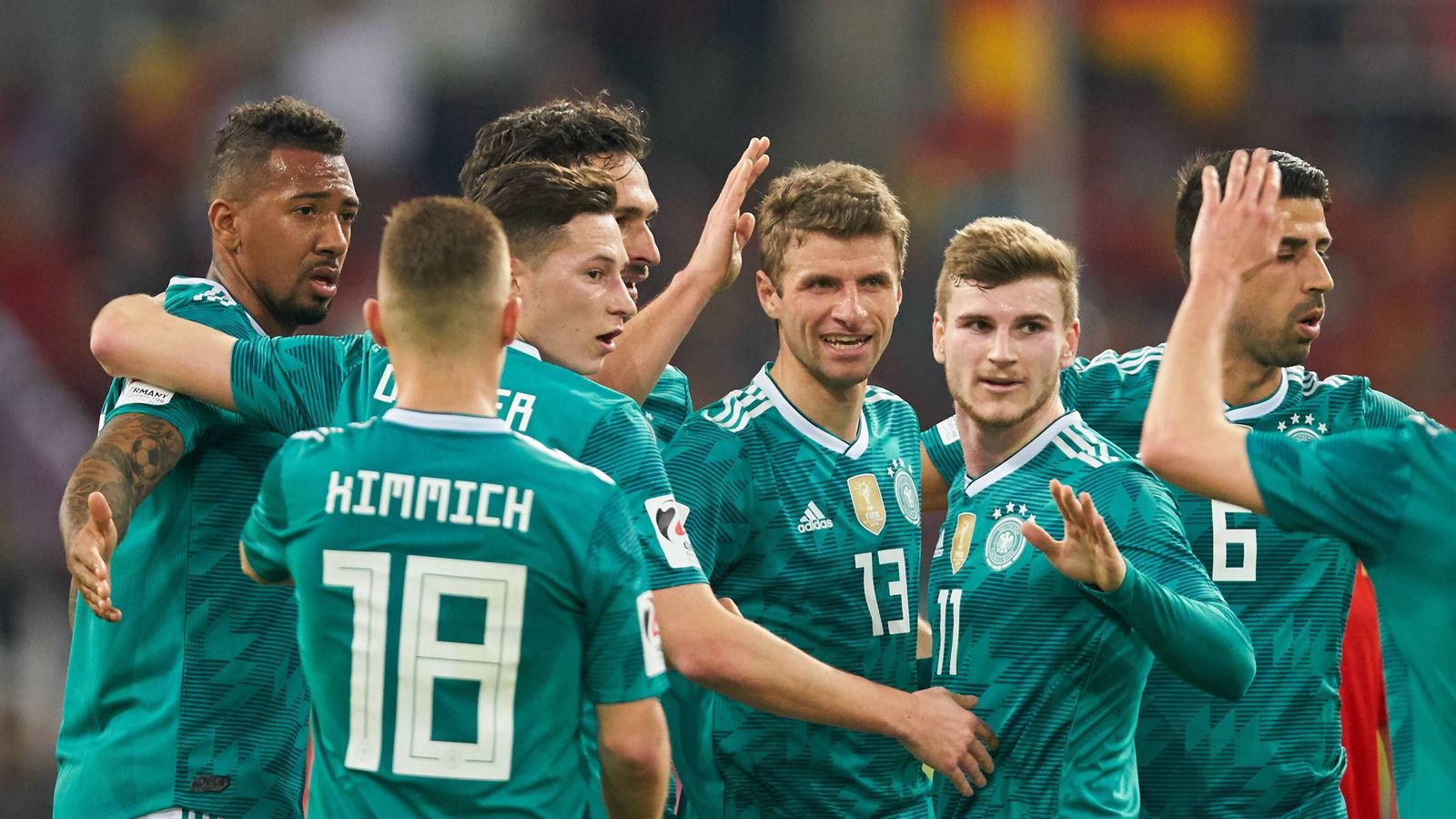 WM 2018: Diskutiert mit - im neuen Sky WM Fanblock! | Fußball News ...