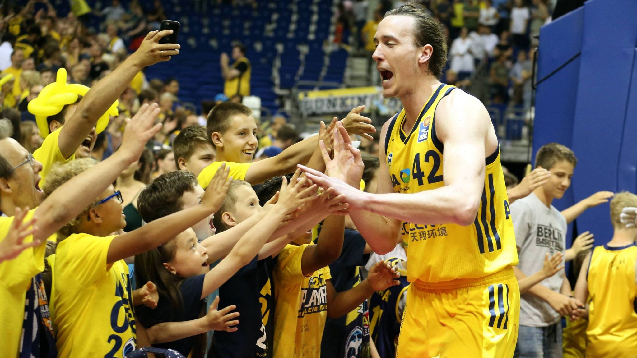Alba Berlin zieht in das Finale der Basketball Bundesliga ein ...