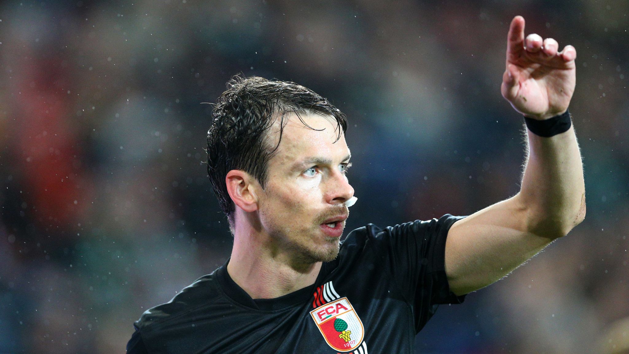 Borussia Dortmund: Augsburgs Hitz offenbar vor Wechsel zum BVB ...