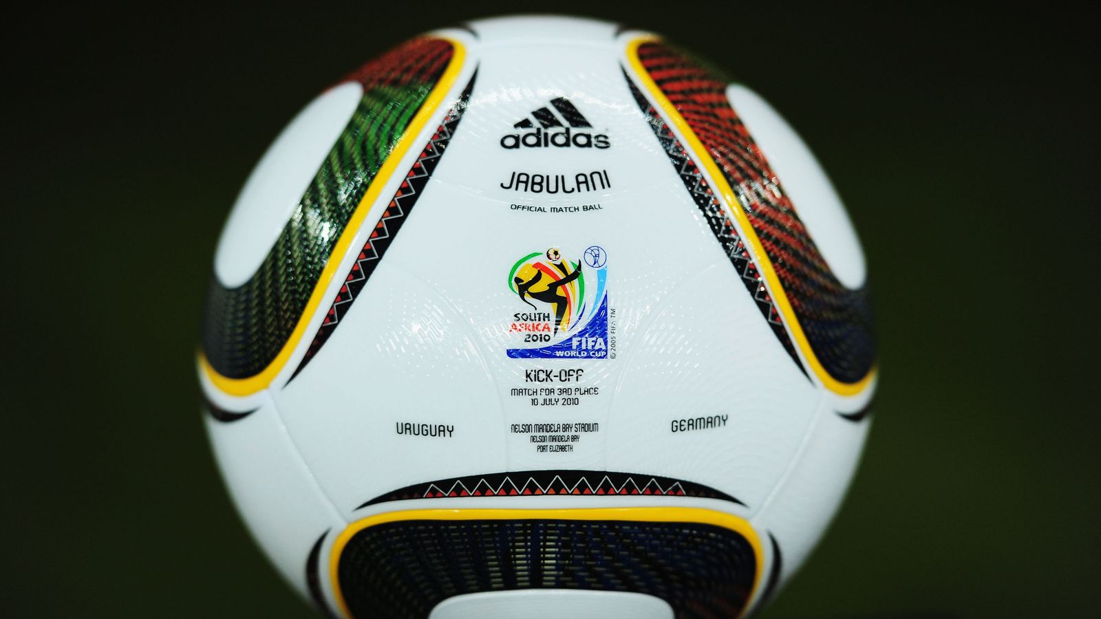 Vor WM-Auftakt: Sky zeigt alle Spielbälle der Weltmeisterschaft | FIFA ...