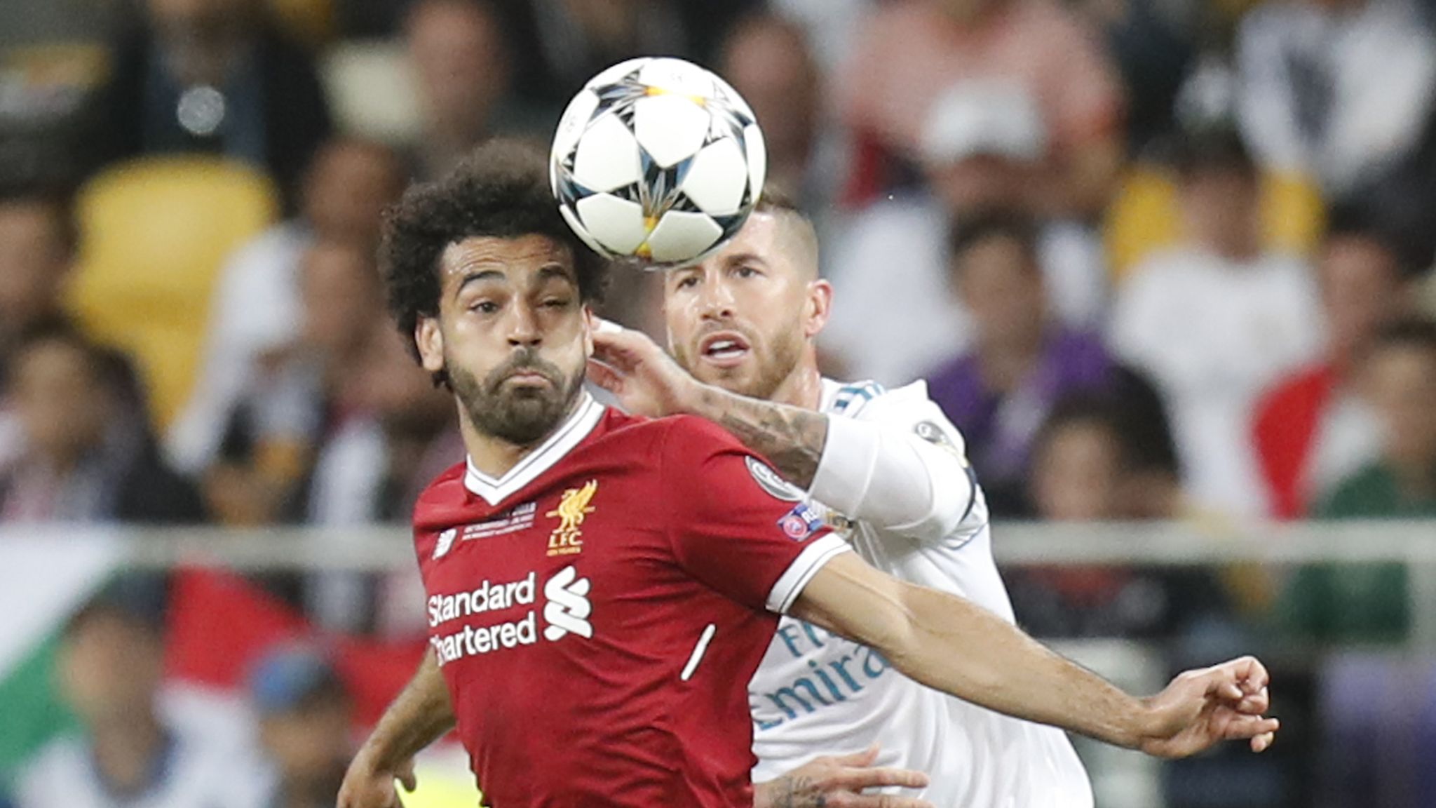 Nächste Runde: Salah kontert Provokation von Ramos | Fußball News | Sky ...