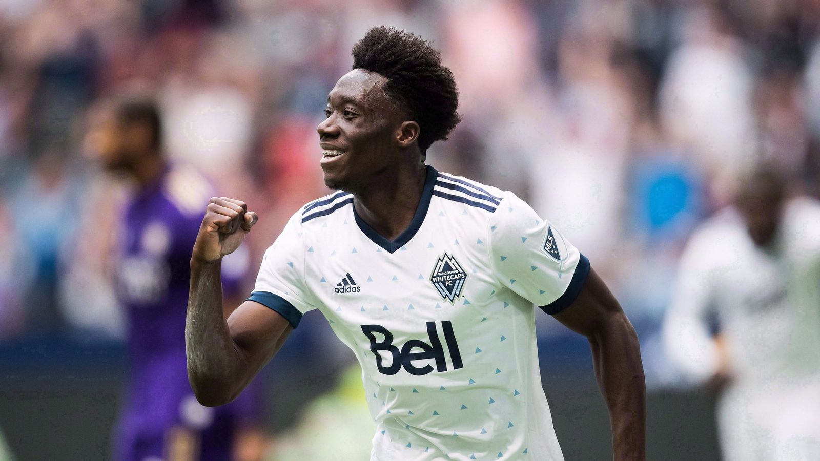 Rummenigge: Top-Talent Davies "hat unterschrieben" | Fußball News | Sky ...