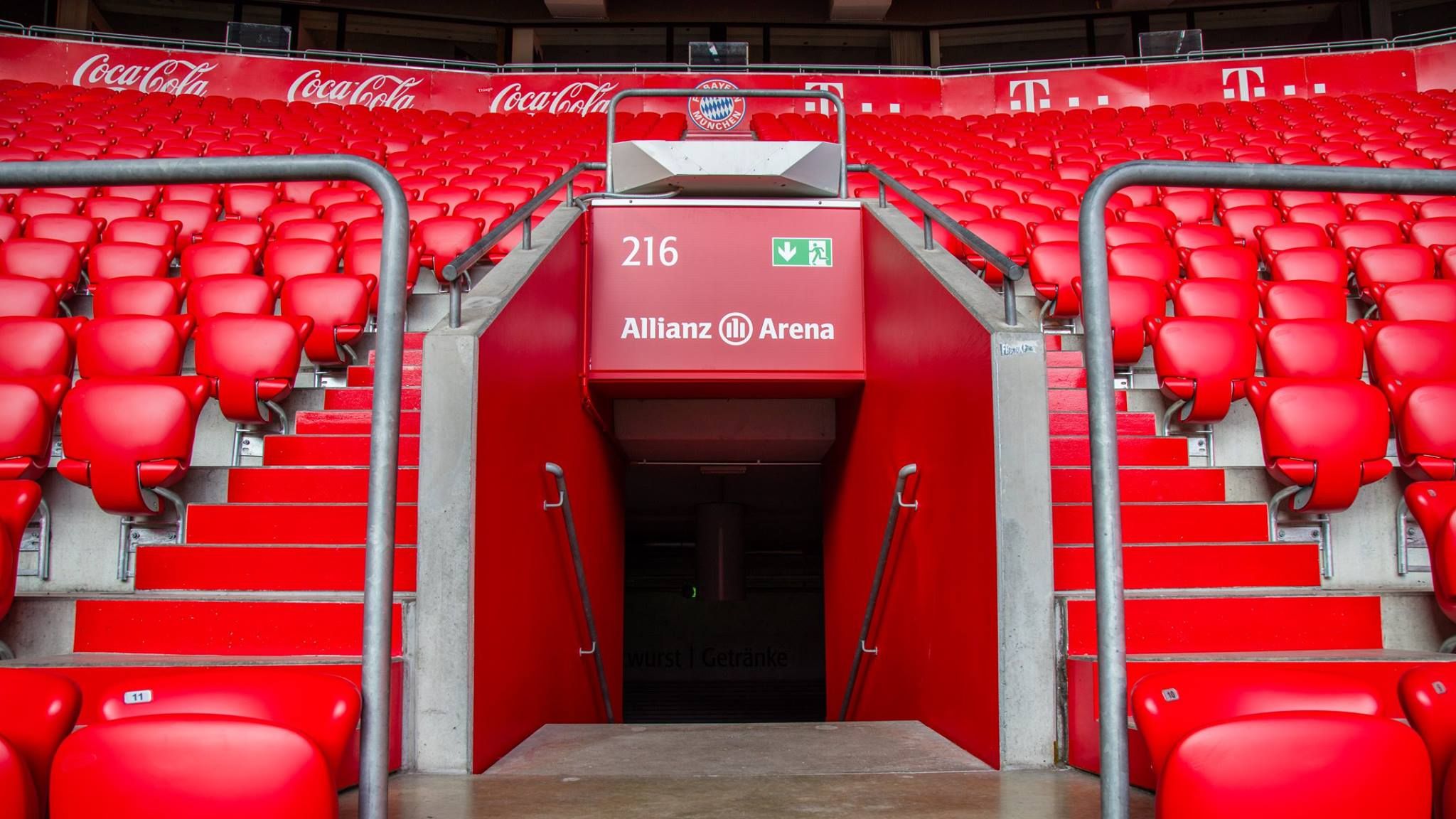 FC Bayern: Allianz Arena erstrahlt im neuen Glanz | Fußball News | Sky ...