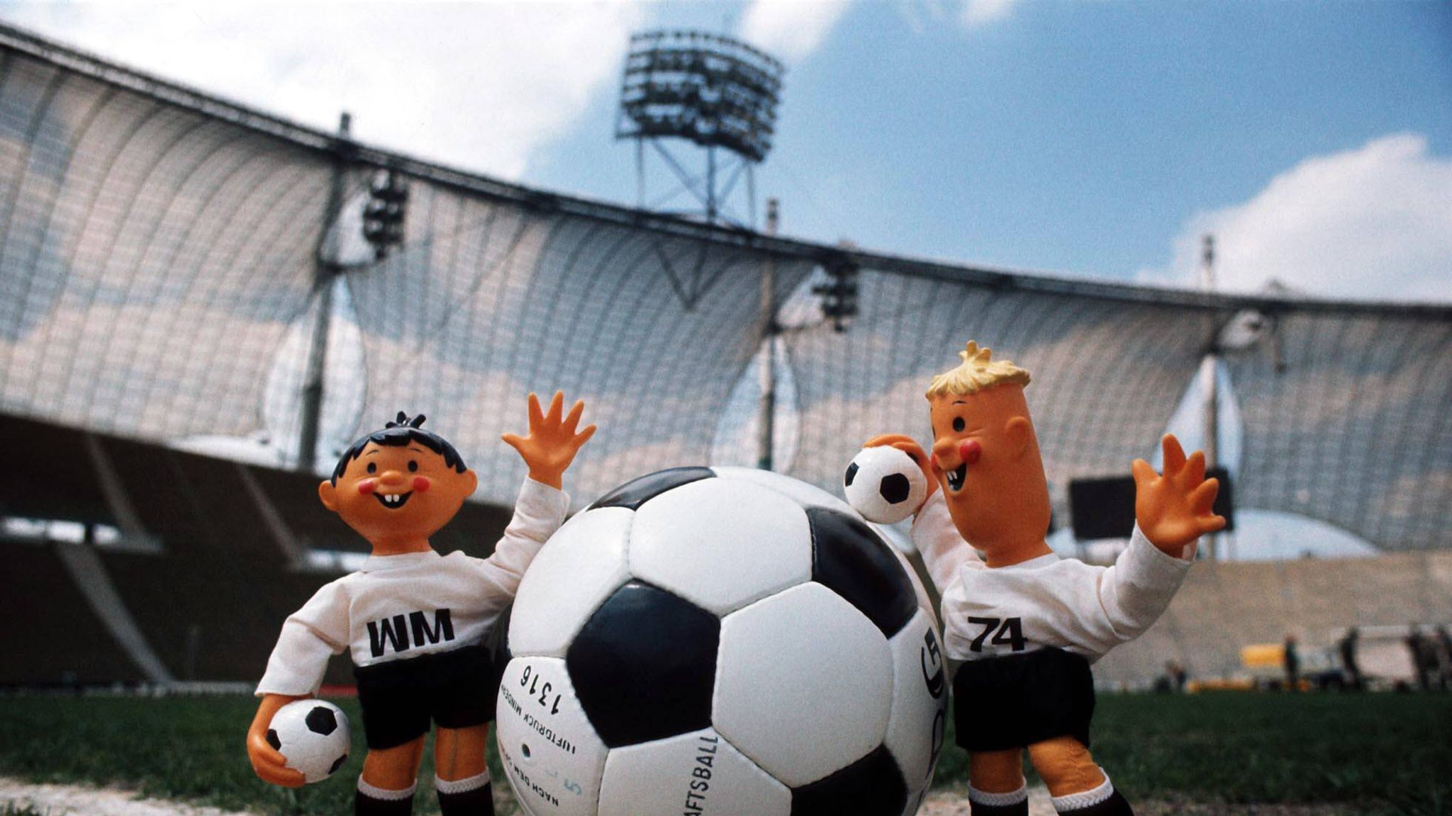 Die skurrilsten Maskottchen der Sportwelt | Fußball News | Sky Sport