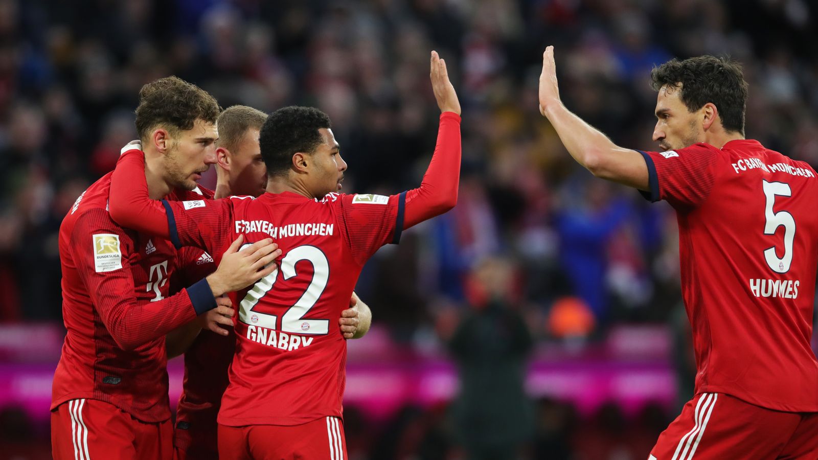 DFB-Team: Serge Gnabry "überrascht" von Löw-Entscheidungen | Fußball ...