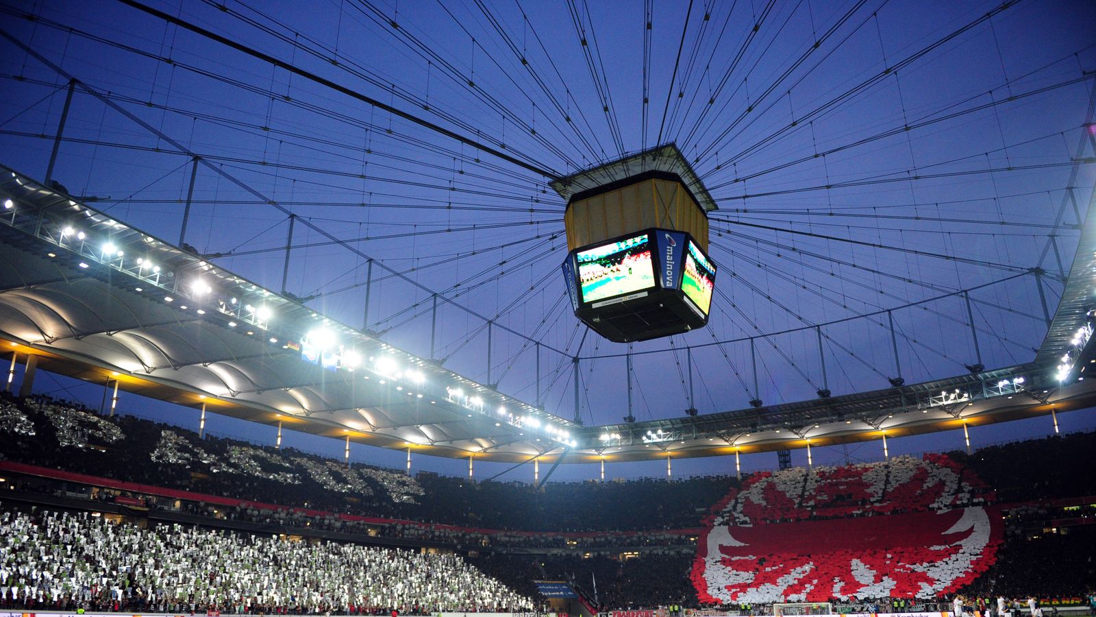 Eintracht Frankfurt: Champions-League-Premiere! Die besten Choreos der ...