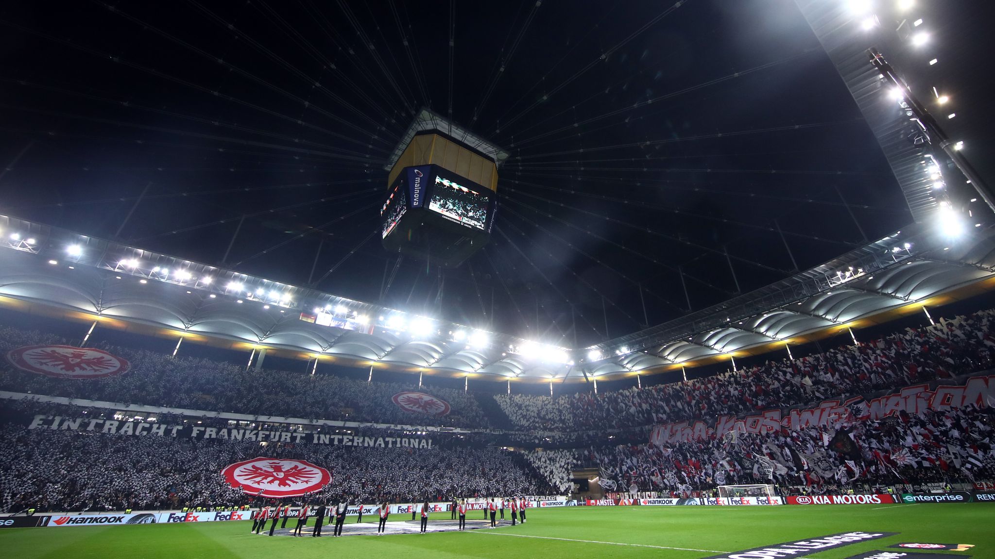 Eintracht Frankfurt: Champions-League-Premiere! Die besten Choreos der ...