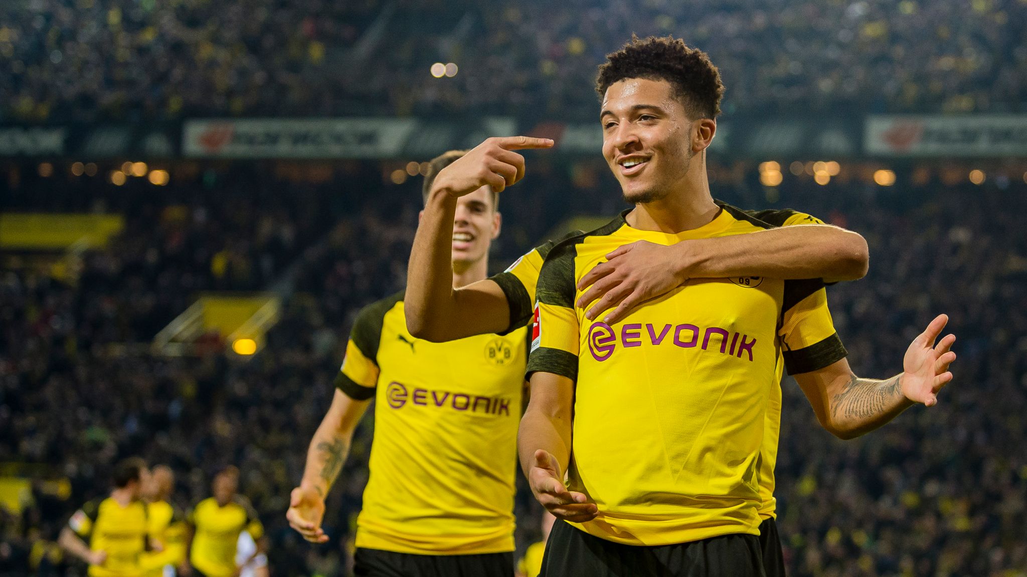 Marktwert-Entwicklung: Sancho vom BVB stürmt auf Platz eins | Fußball ...
