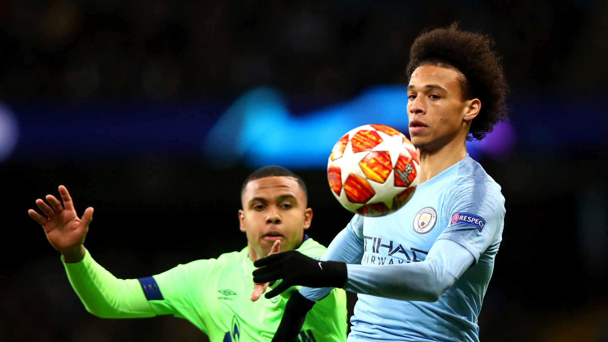 Mit Sane! City präsentiert neues Ausweichtrikot in Gelb und Pink ...