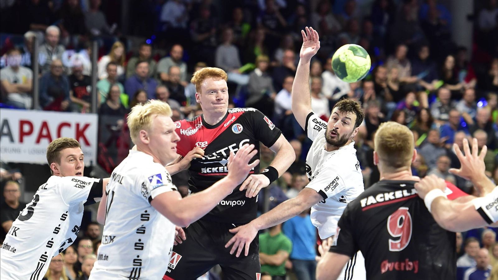 HBL: THW Kiel siegt souverän mit 30:21 beim HC Erlangen | Handball News ...