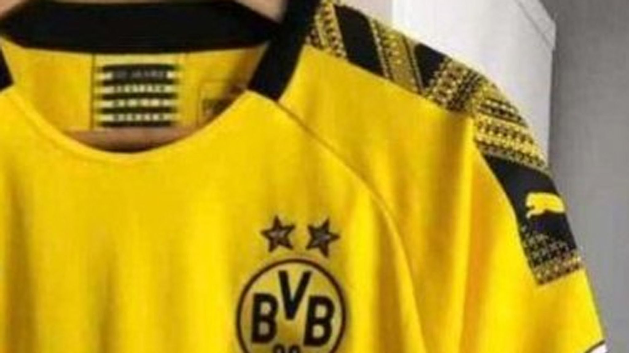 Erste Bilder! So sehen die drei neuen BVB-Trikots aus | Fußball News ...