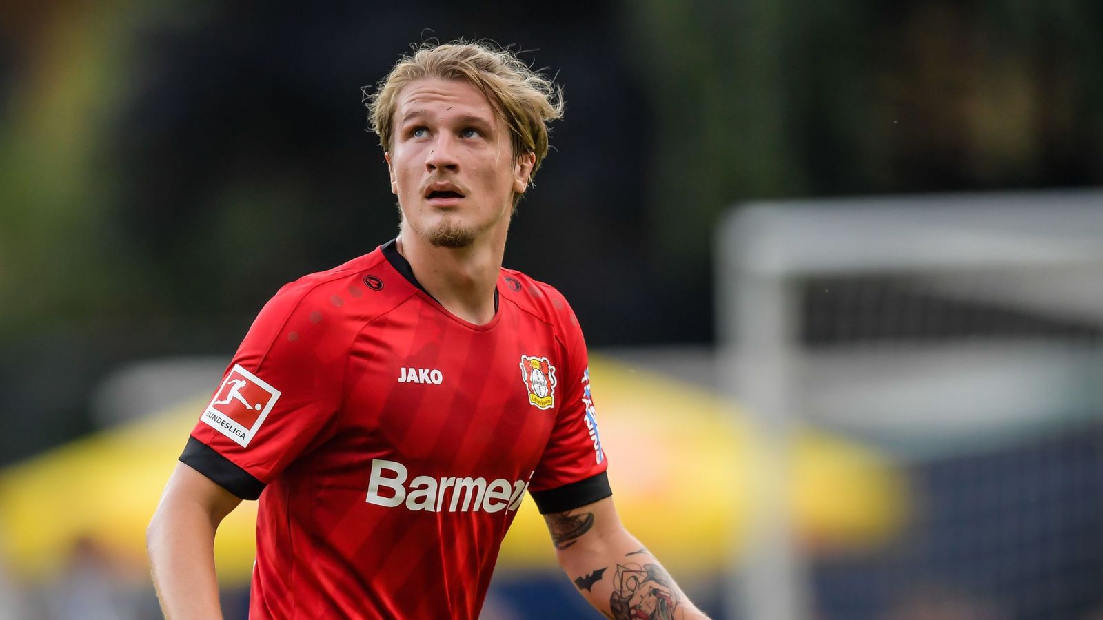 Nach Lichtsteiner: FCA leiht Jedvaj von Leverkusen aus | Fußball News ...