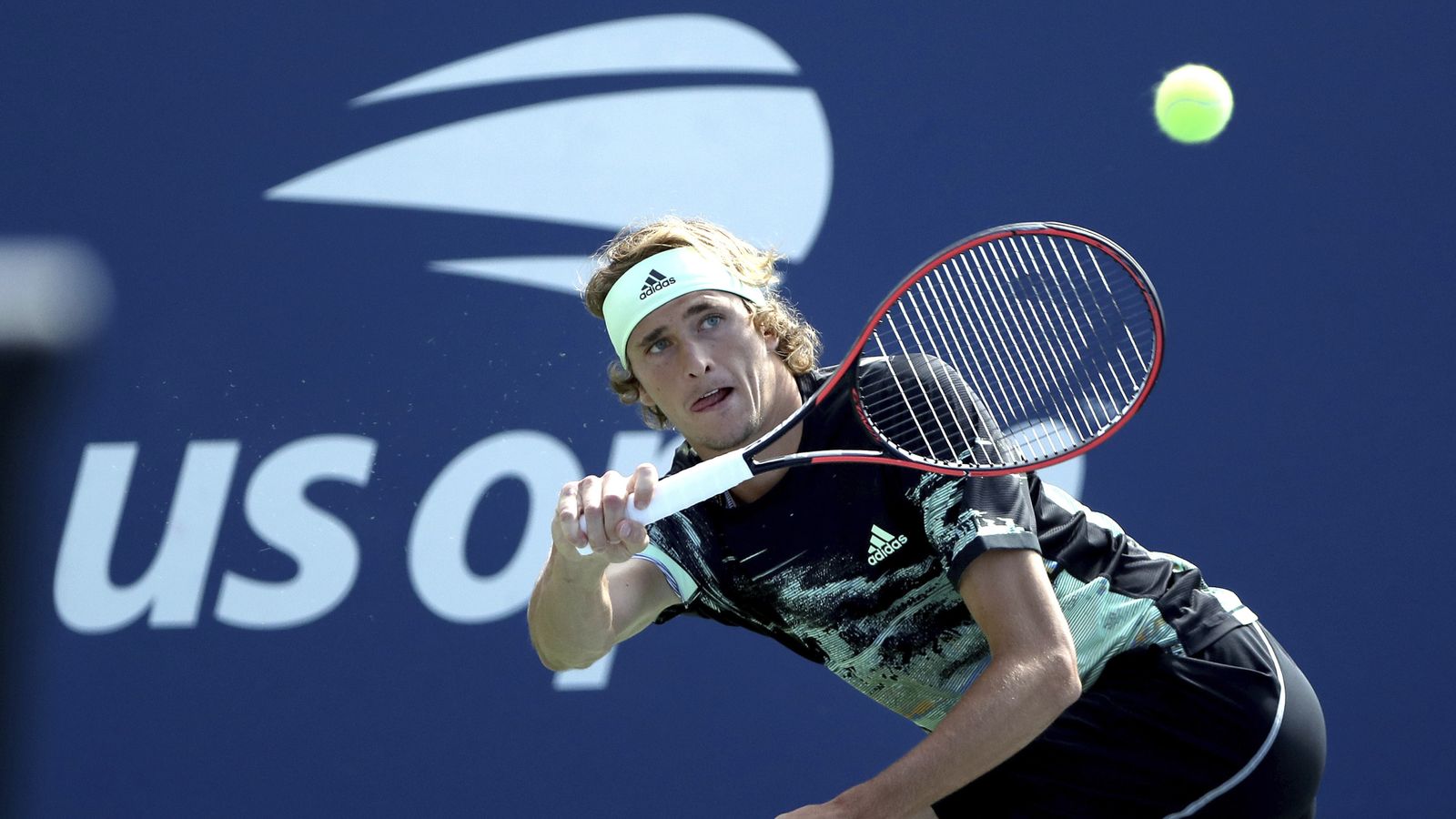US Open: Zverev kämpft sich in zweite Runde - Thiem raus | Tennis News | Sky Sport