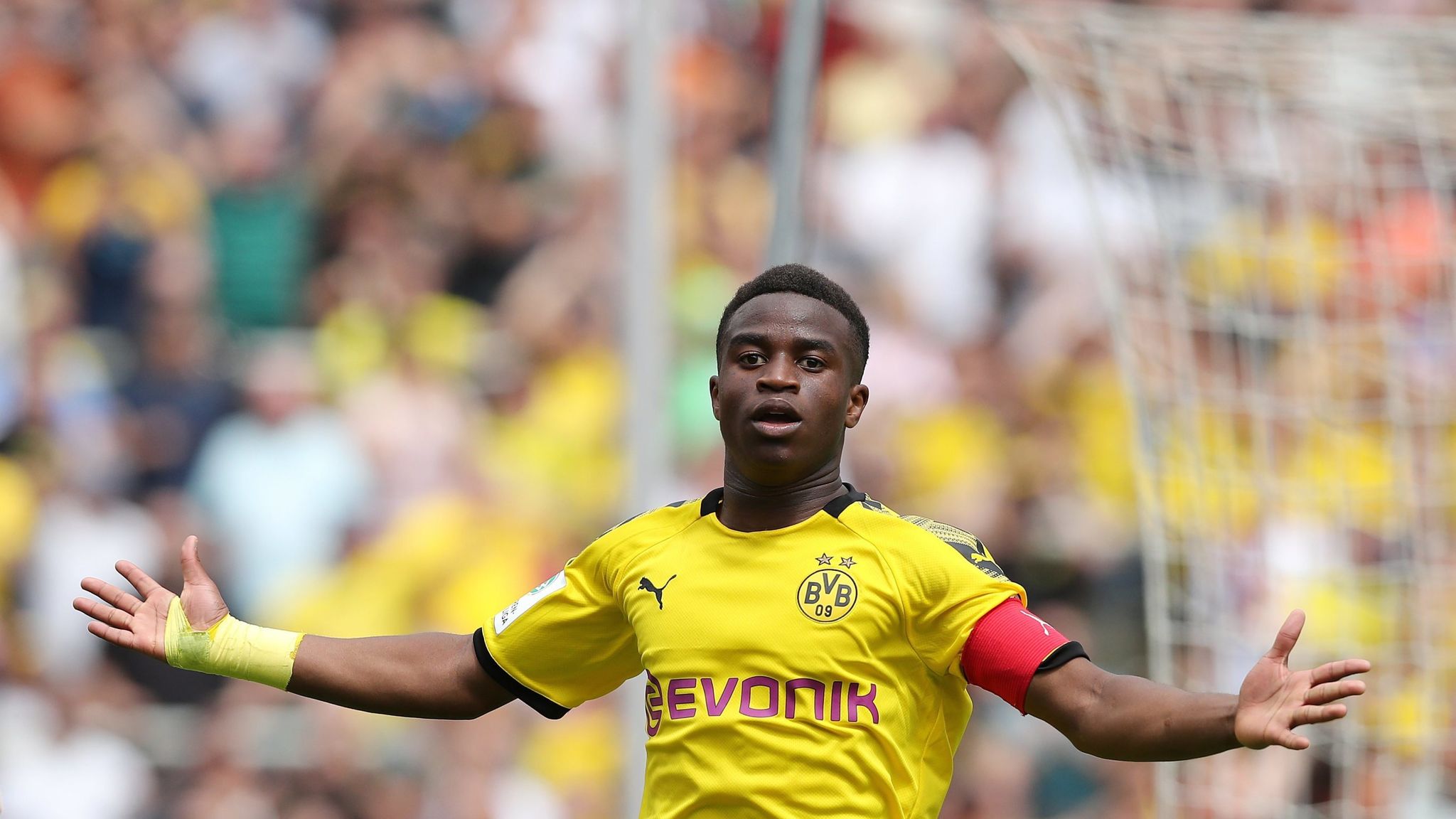 BVB-Youngster Moukoko überragt mit Sechserpack bei U19-Bundesliga-Debüt ...