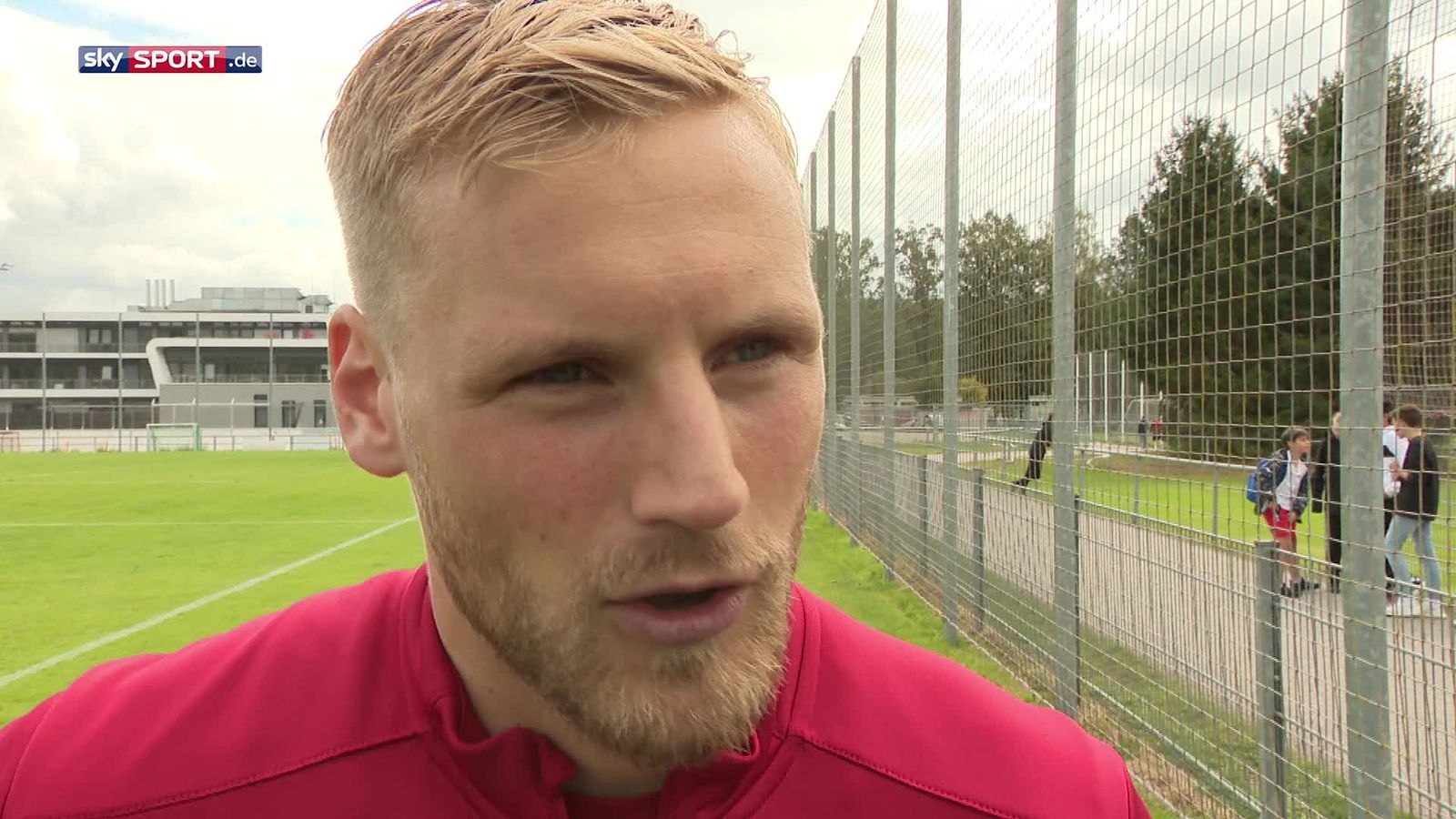 Behrens: 'Saison in die richtige Richtung bringen' | Fußball News | Sky ...