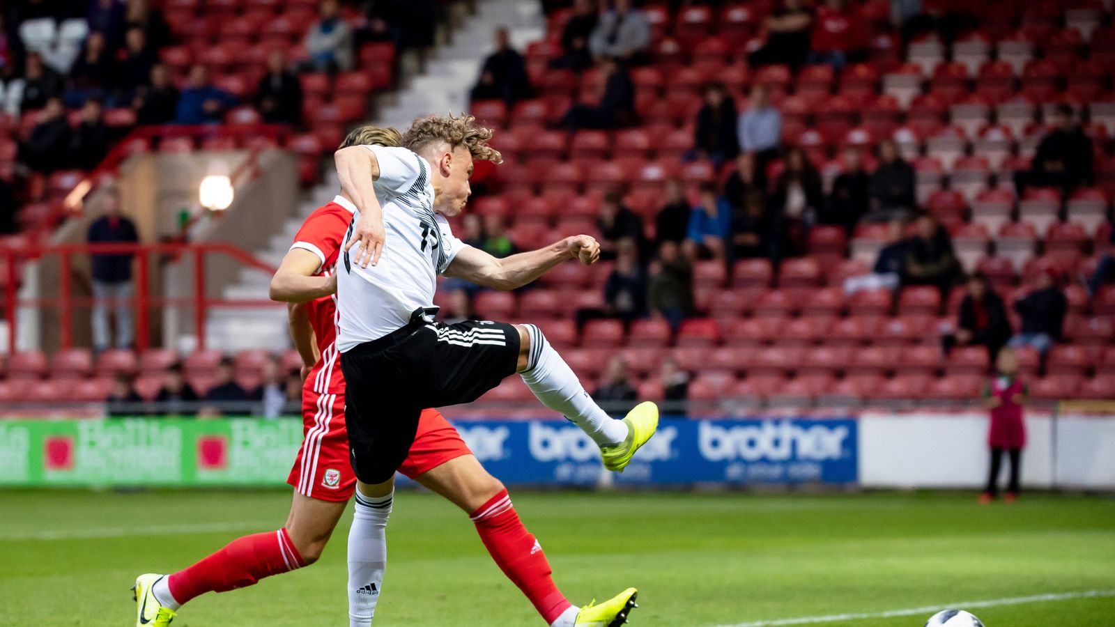 Dank Hack: U21 startet EM-Mission mit klarem Sieg | Fußball News | Sky ...