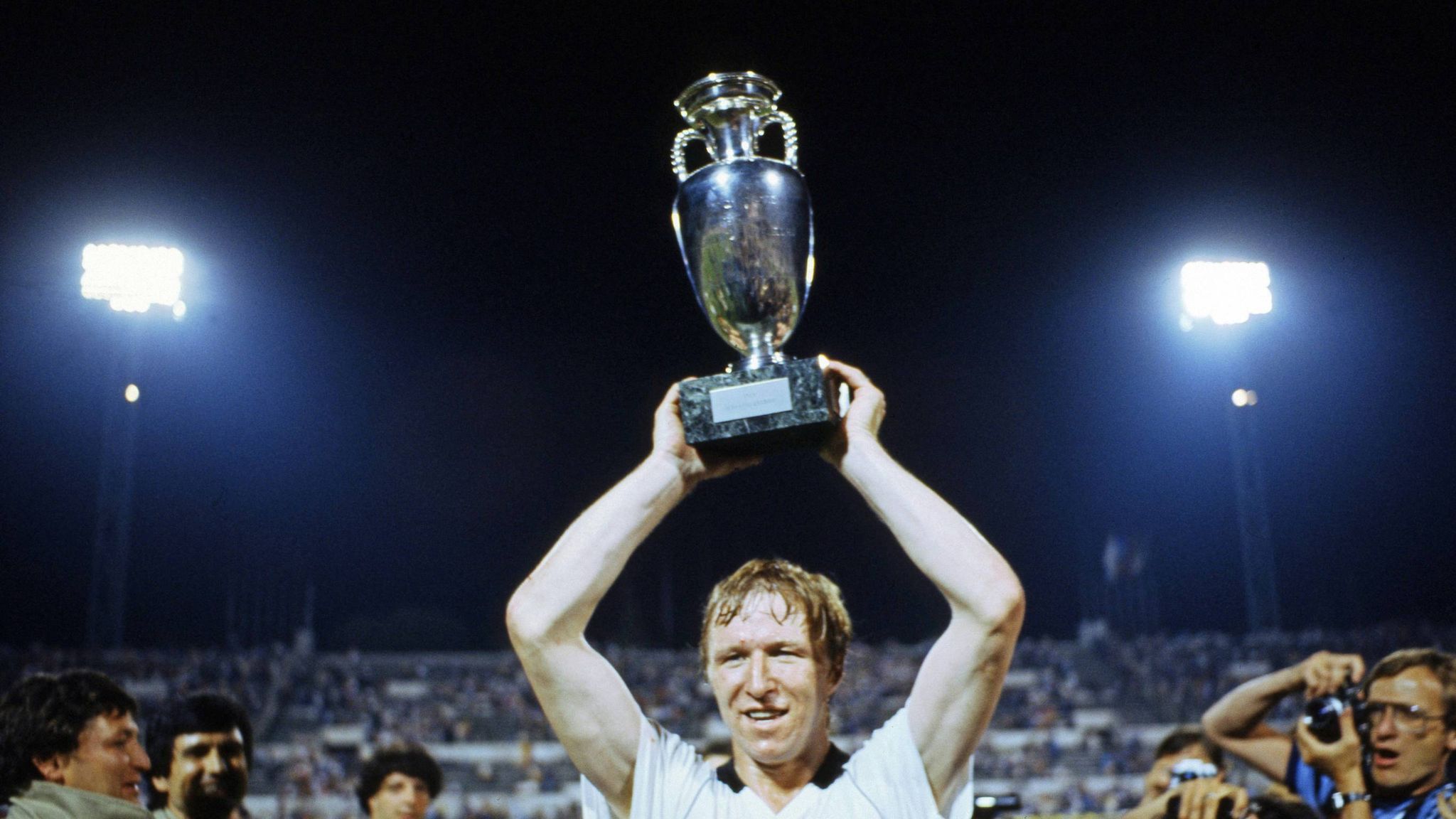 Frank Rost über ter Stegen, Neuer, Löw und das DFB-Team | Fußball News ...