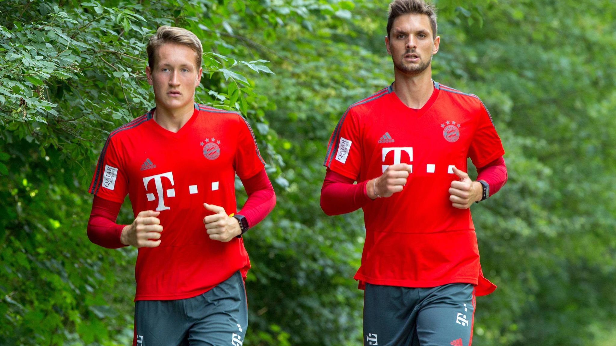 FC Bayern München: Ron-Thorben Hoffmann denkt nach Nübel-Verpflichtung an Abschied | Fußball ...