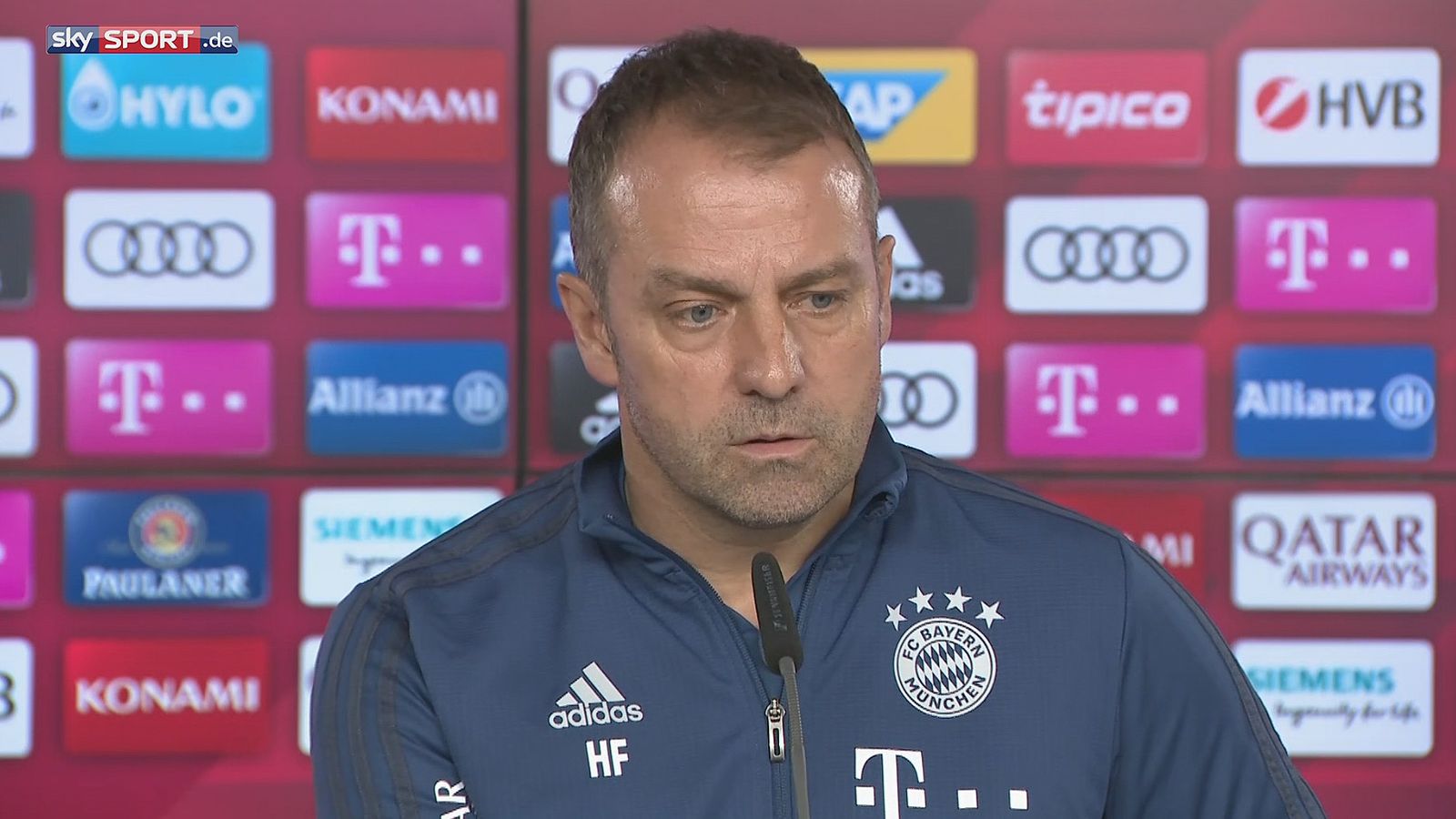 FC Bayern: Flick spricht auf der PK vor Schalke über Eklat gegen ...