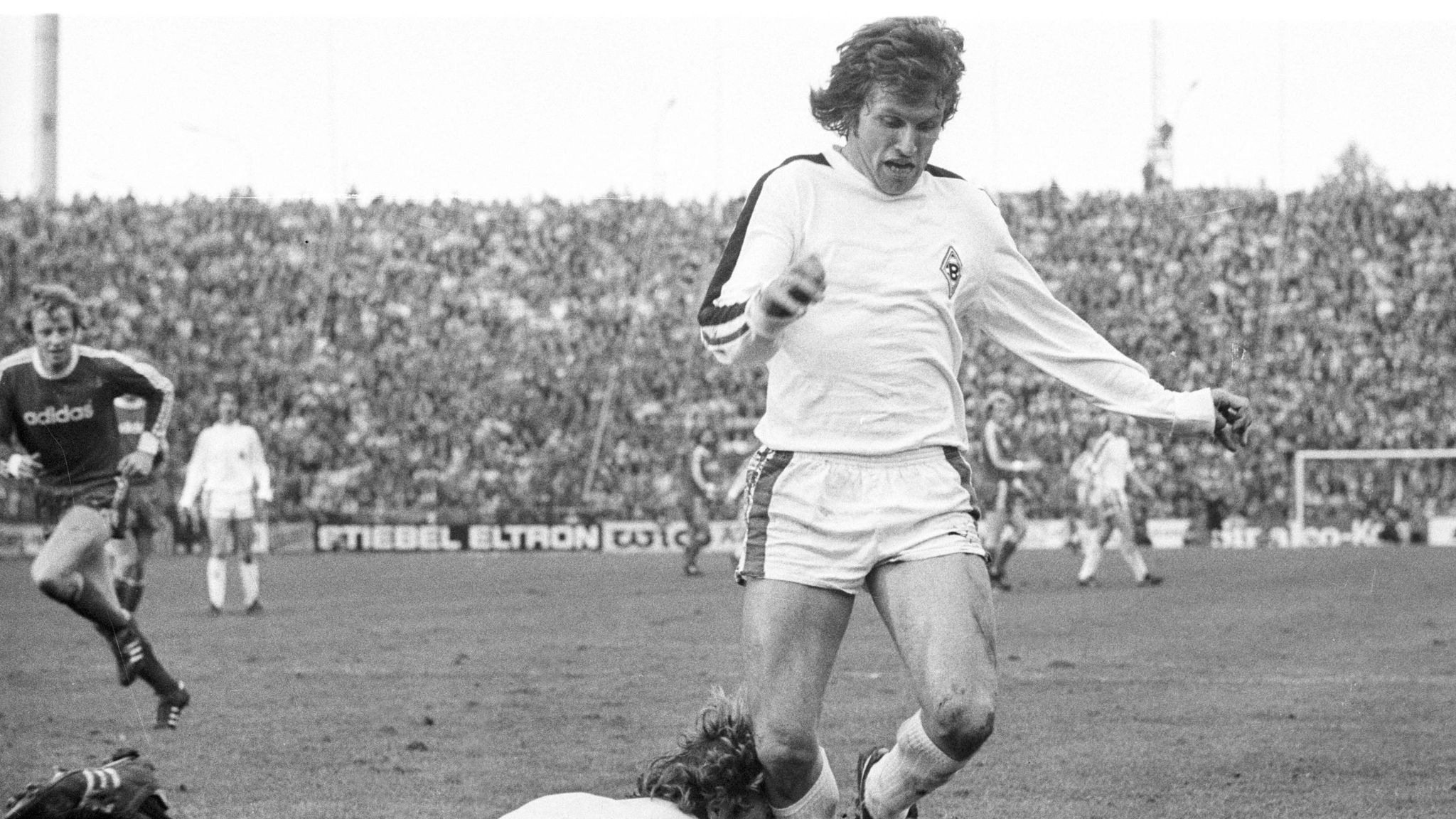 Bayerns Trainer-Legende Jupp Heynckes feiert 75. Geburtstag | Fußball ...