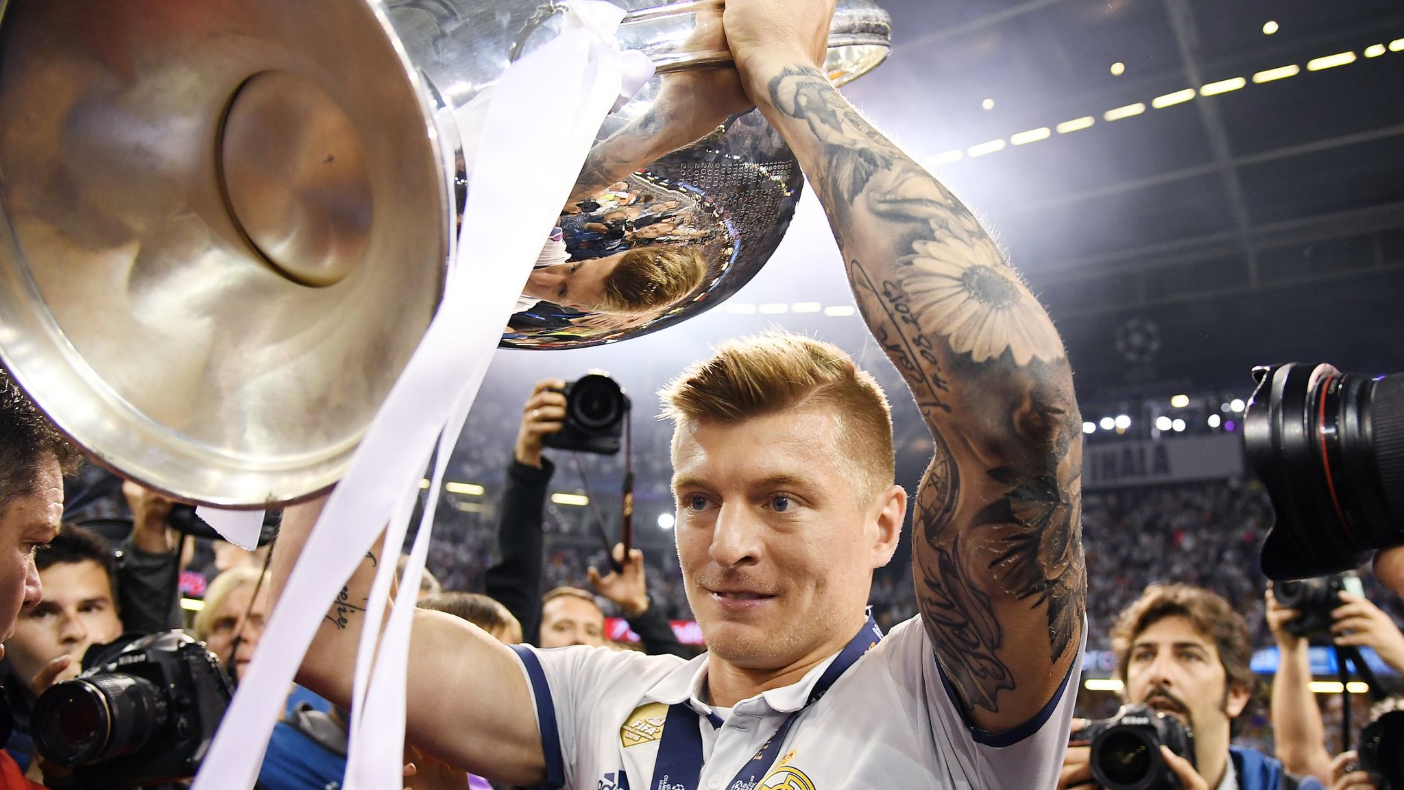 Mit dem CL-Gewinn ist Toni Kroos der erfolgreichste deutsche Spieler ...