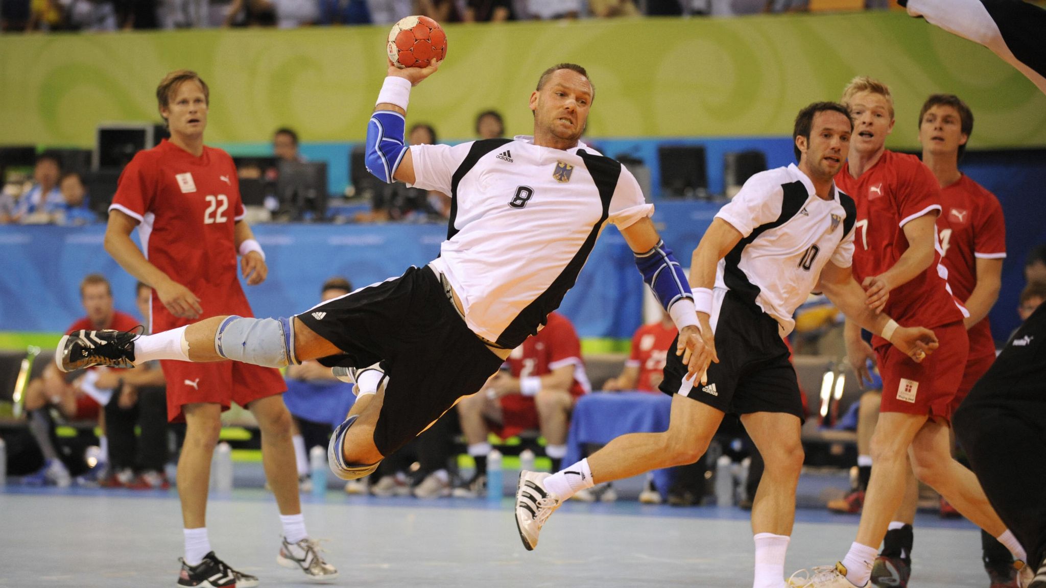 DHB-Team: So hat sich das Trikot über die Jahre verändert | Handball ...