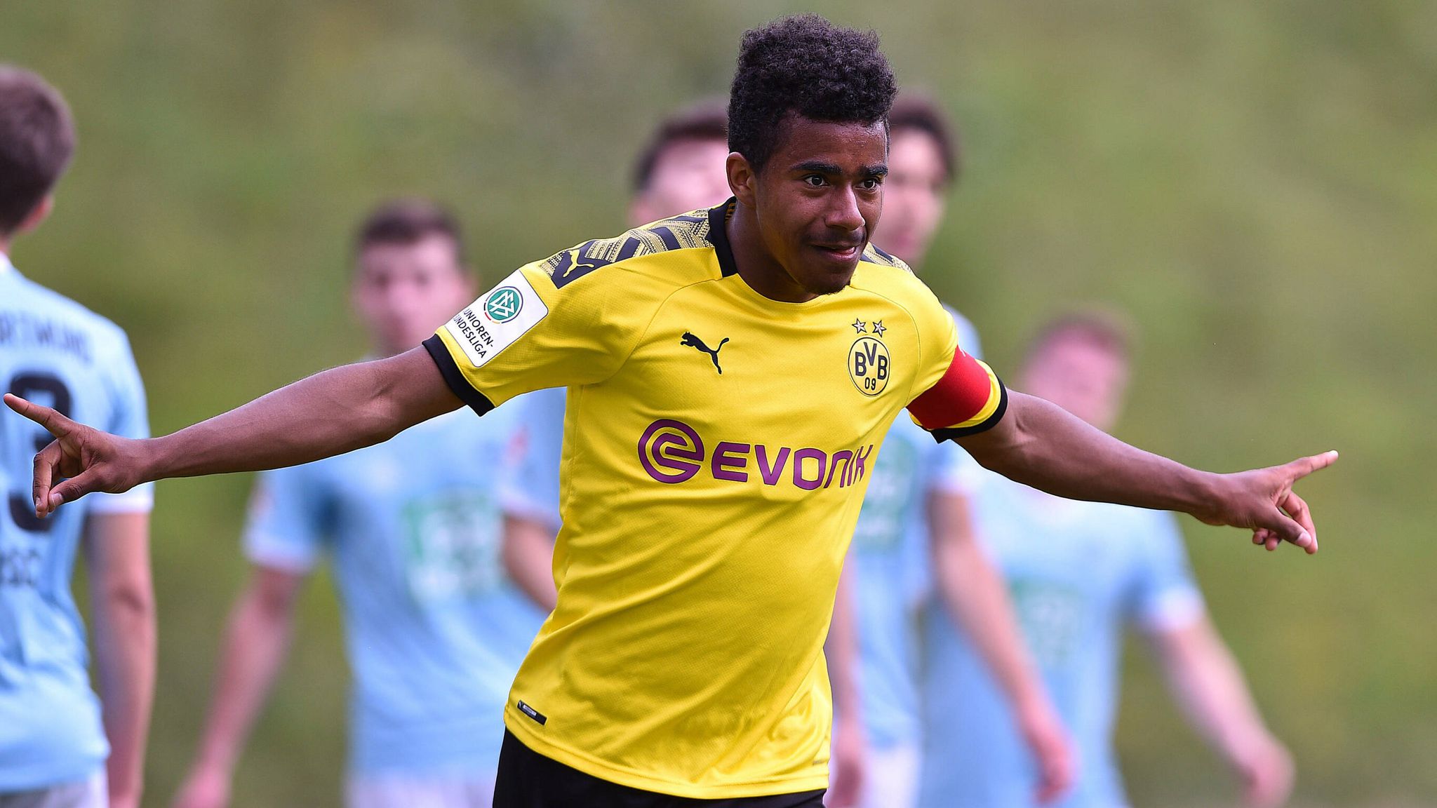 BVB News: Ansgar Knauff darf sich bei den Profis beweisen | Fußball ...