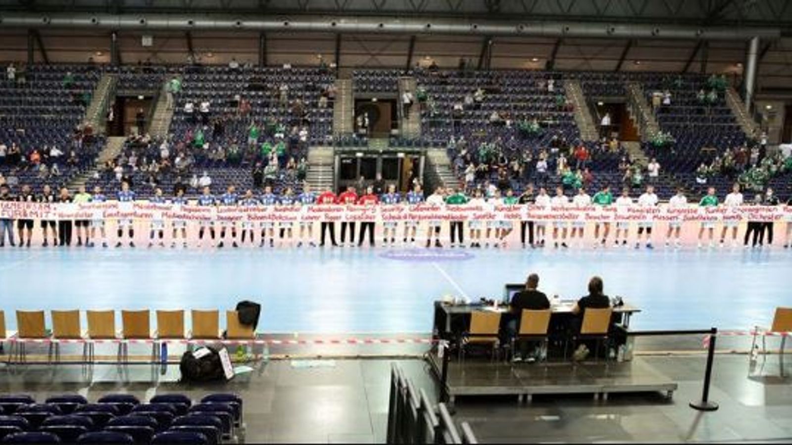 Handball News: DHfK Leipzig testet erfolgreich mit Zuschauern ...