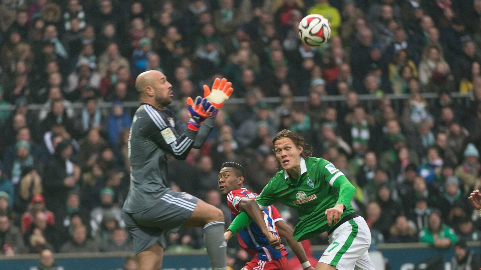 FC Bayern News: Seit Oliver Kahn - die Debüts der Bayern-Keeper ...