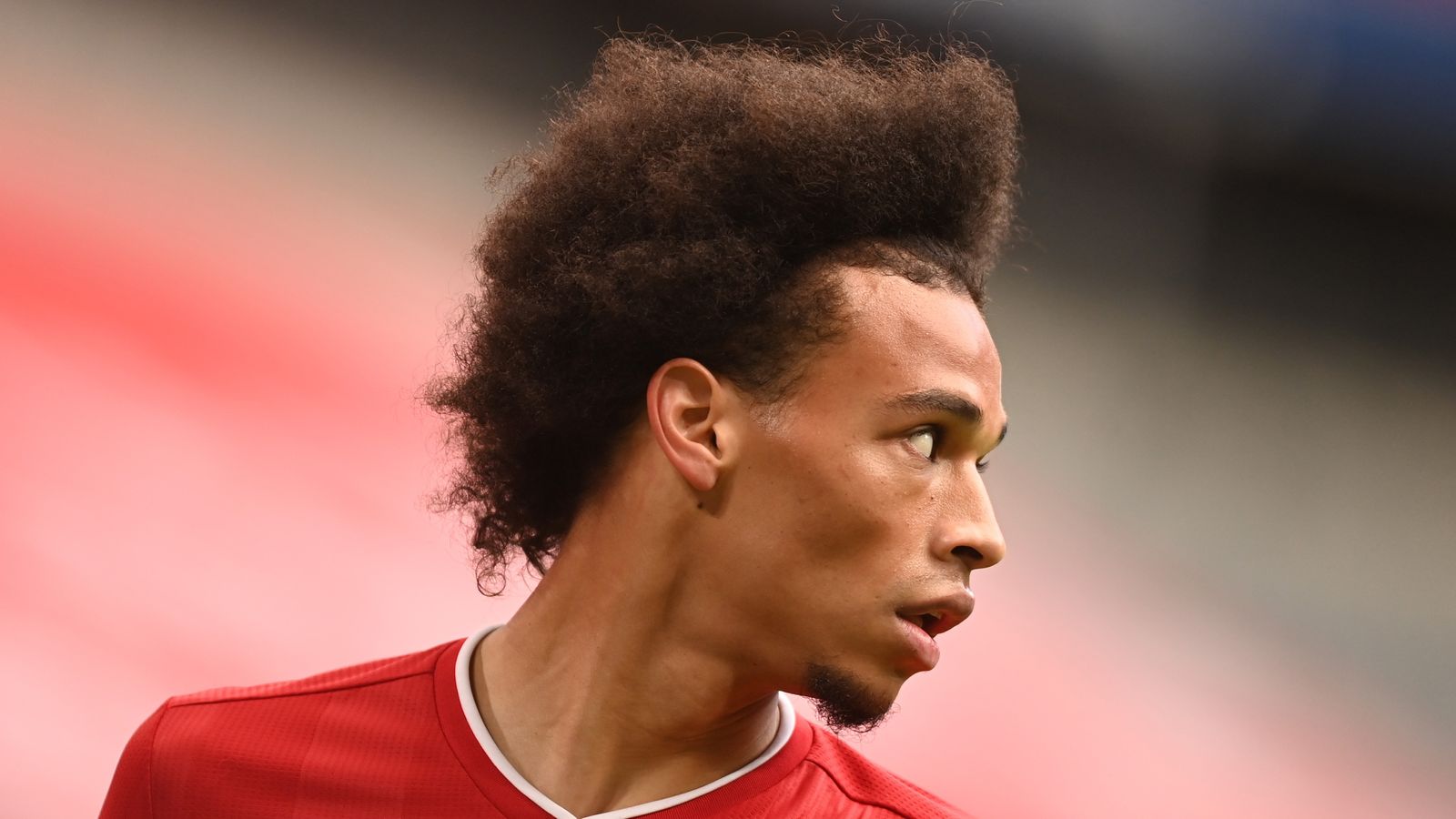 FC Bayern News: Leroy Sane und Kingsley Coman im Duell | Fußball News ...