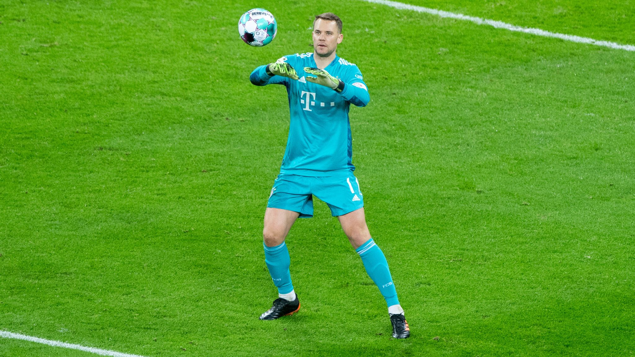 UEFA-Elf des Jahres: Lewandowski, Kimmich, Davies & Neuer gewählt ...