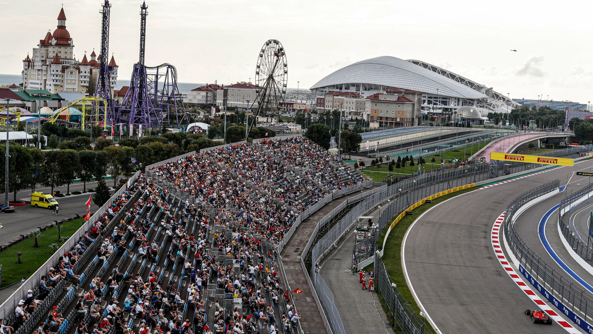 Formel 1 News: F1 rechnet in der Saison 2021 mit Fans | Formel 1 News ...