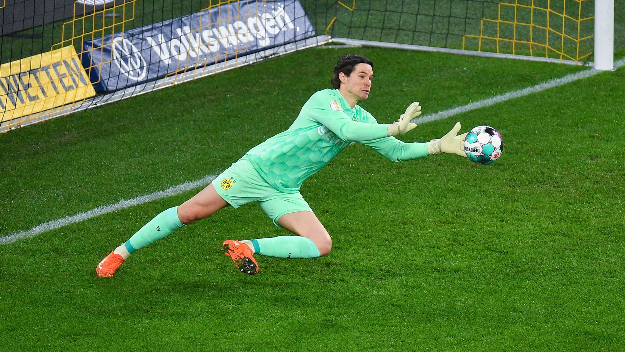 Borussia Dortmund News: Hitz oder Bürki - wer ist die neue Nummer eins ...