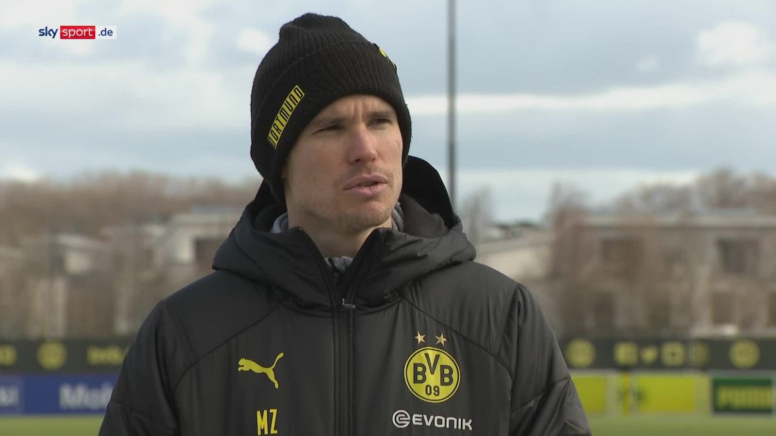 BVB Video: Torwart Marwin Hitz über die aktuelle Form | Fußball News ...