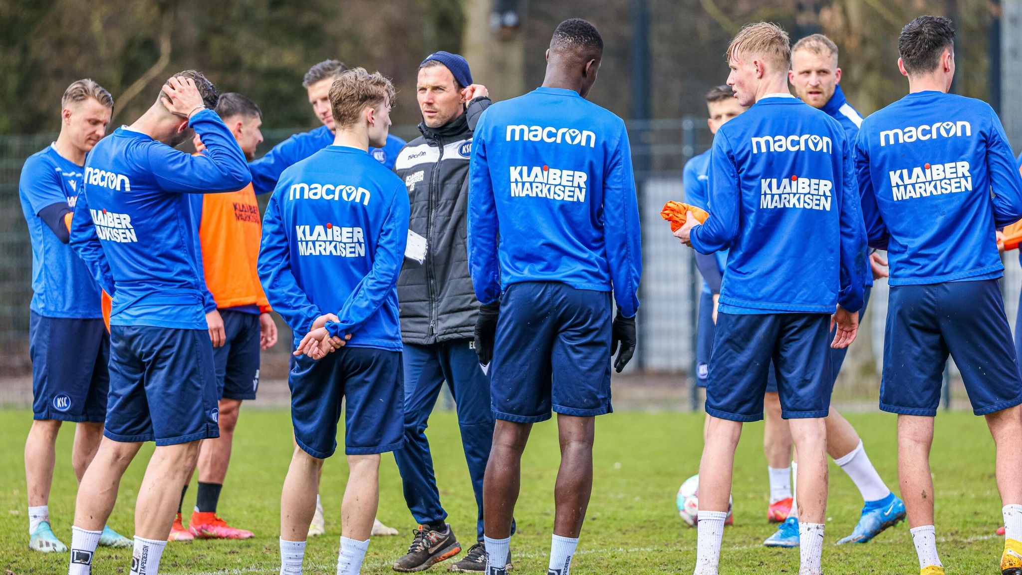 Karlsruher SC News: Profi mit "auffälligem" Coronatest | Fußball News ...