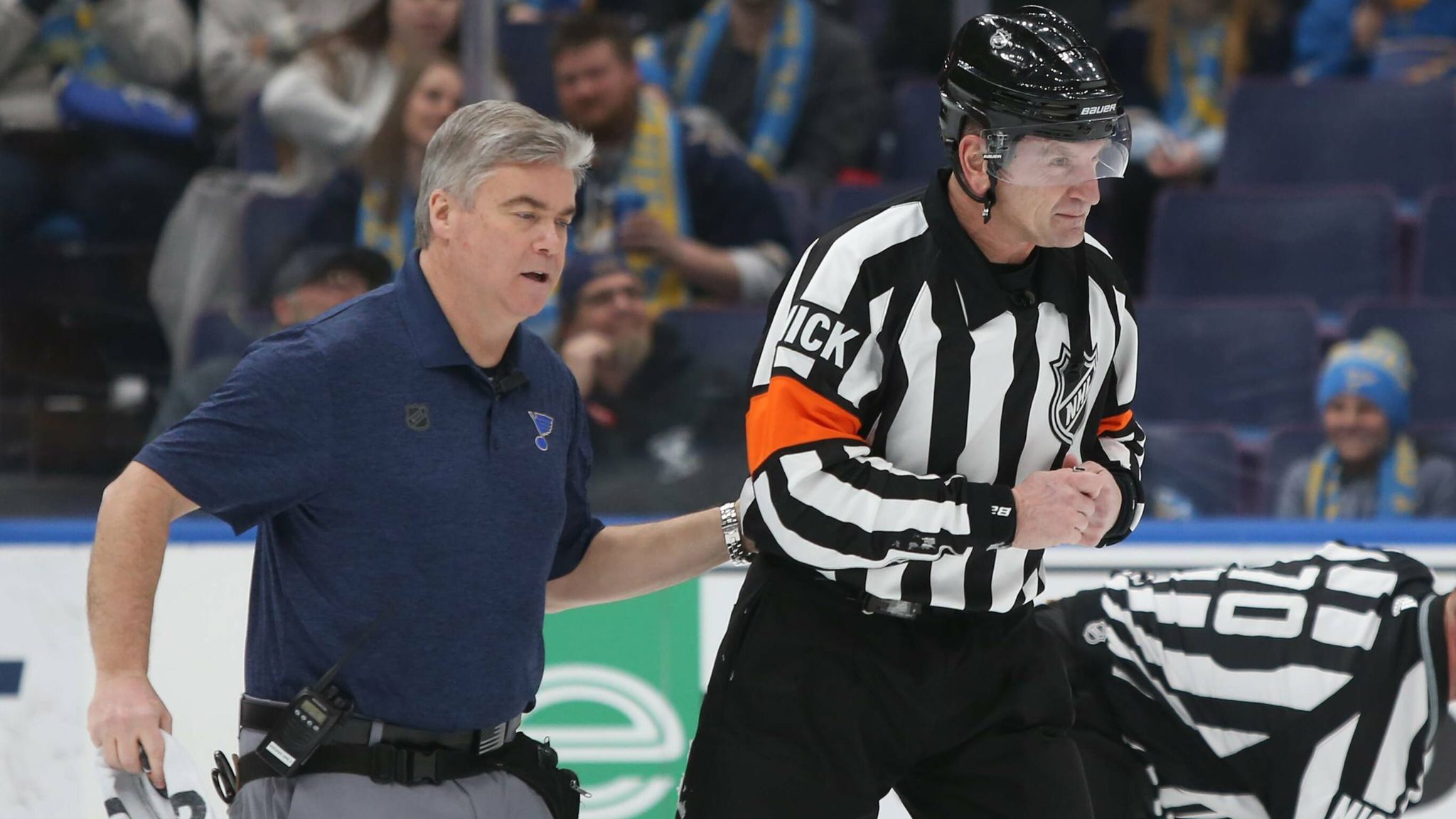 Eishockey News: NHL wirft Schiedsrichter Tim Peel nach Tonaufnahme raus ...