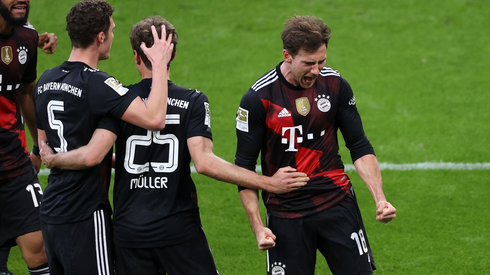FC Bayern News: Leon Goretzka und Thomas Müller egalisieren Lewandowski ...