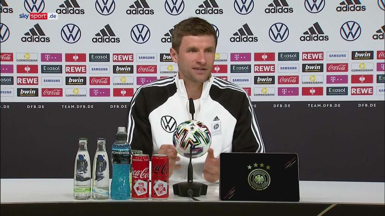 DFB-Team Video: Thomas Müller über seine Position im Spiel | Fußball ...