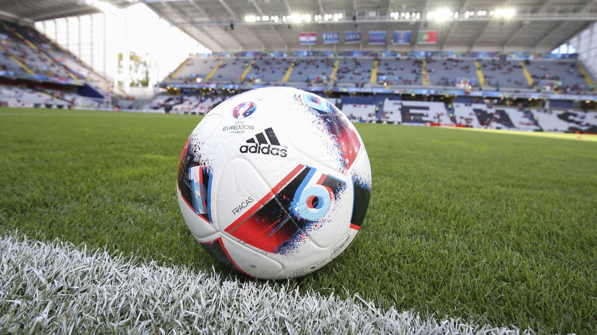 Spielball für EM 2024 offiziell vorgestellt und heißt "Fussballliebe ...