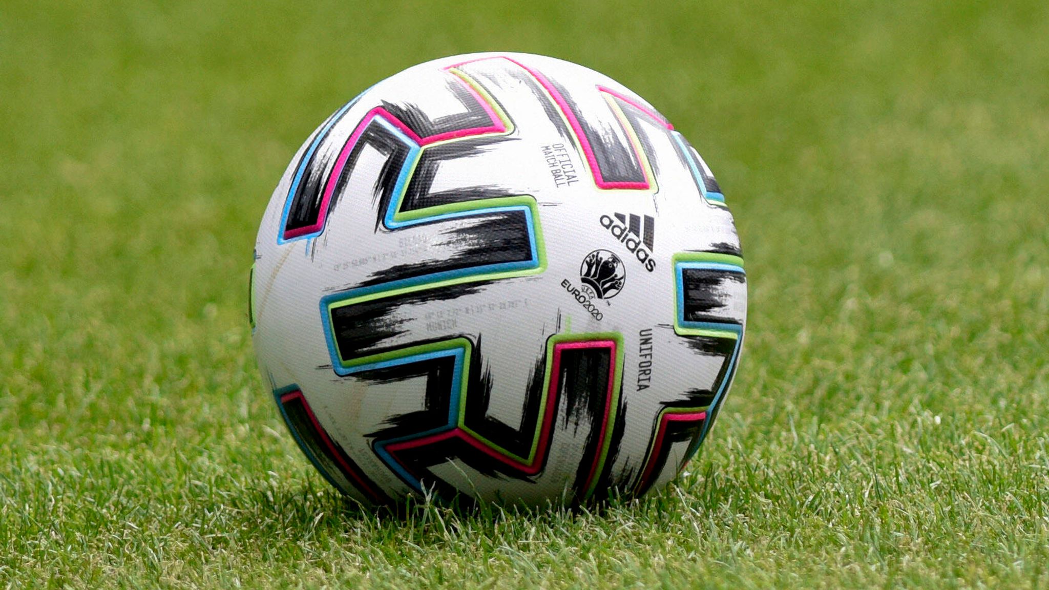 Europameisterschaft News: Alle Spielbälle von 1968 bis heute | Fußball ...