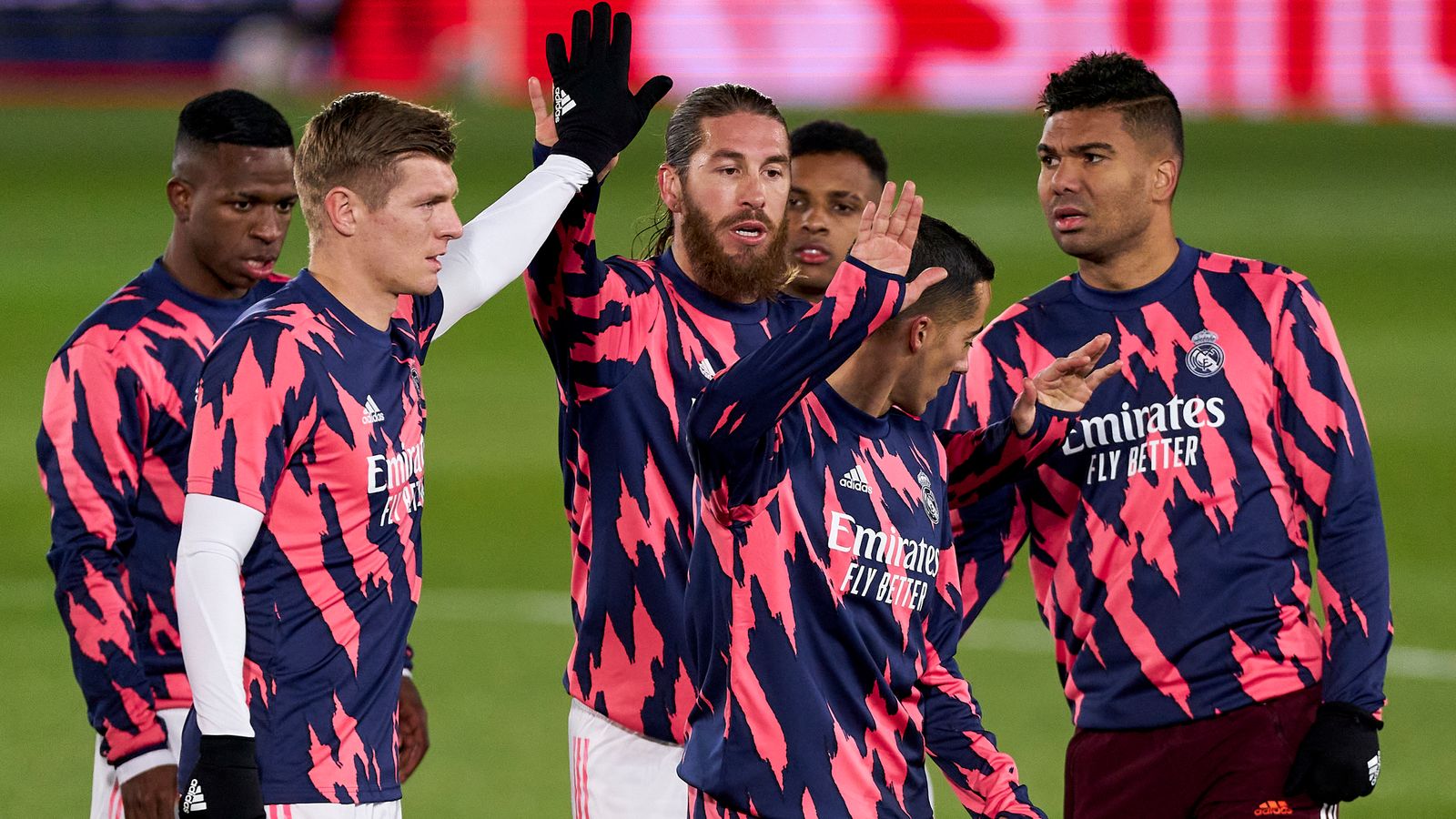 Real Madrid News: Toni Kroos adelt Sergio Ramos | Fußball News | Sky Sport