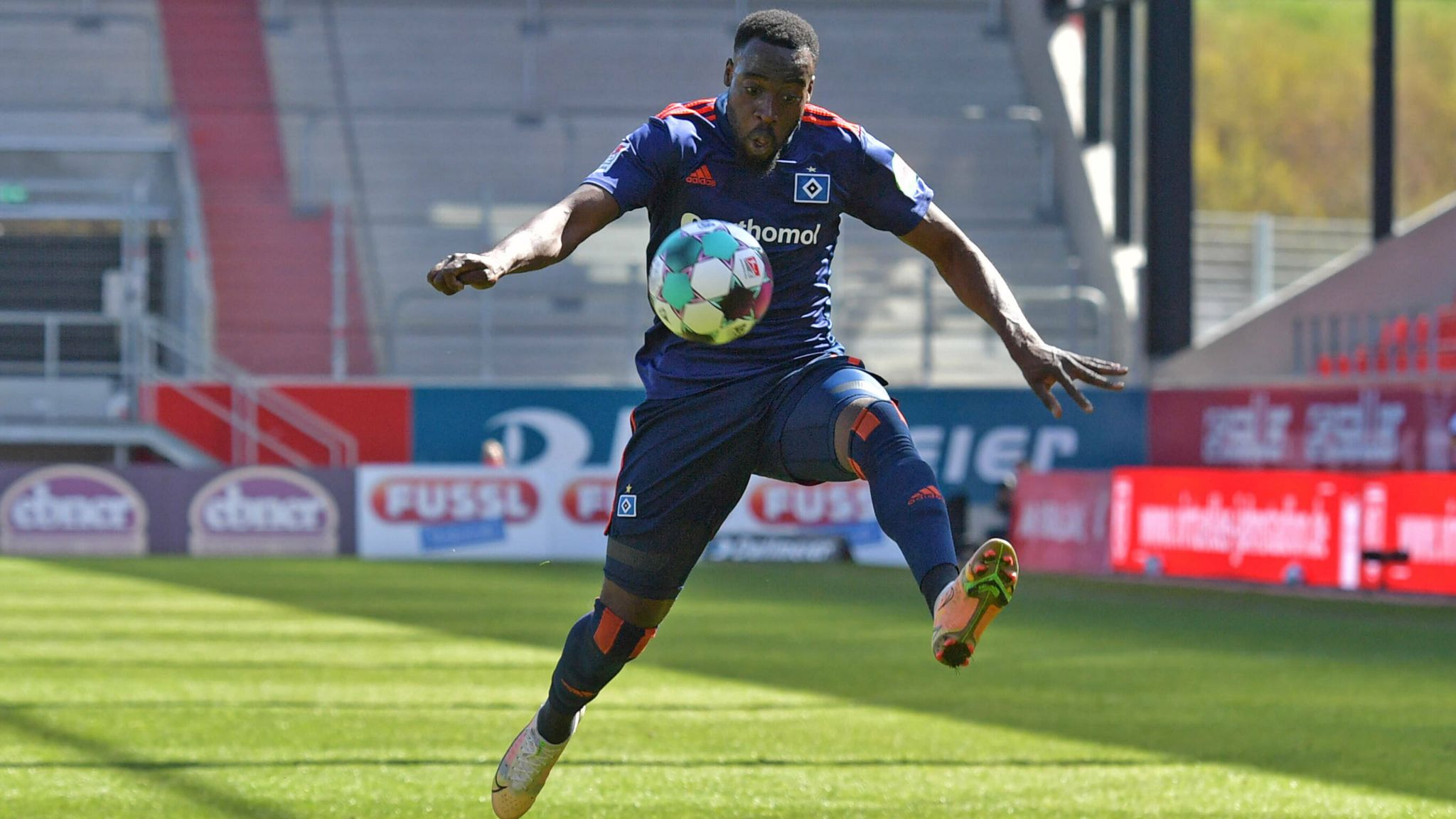 Transfer News: Fortuna Düsseldorf verpflichtet Hamburger Narey ...