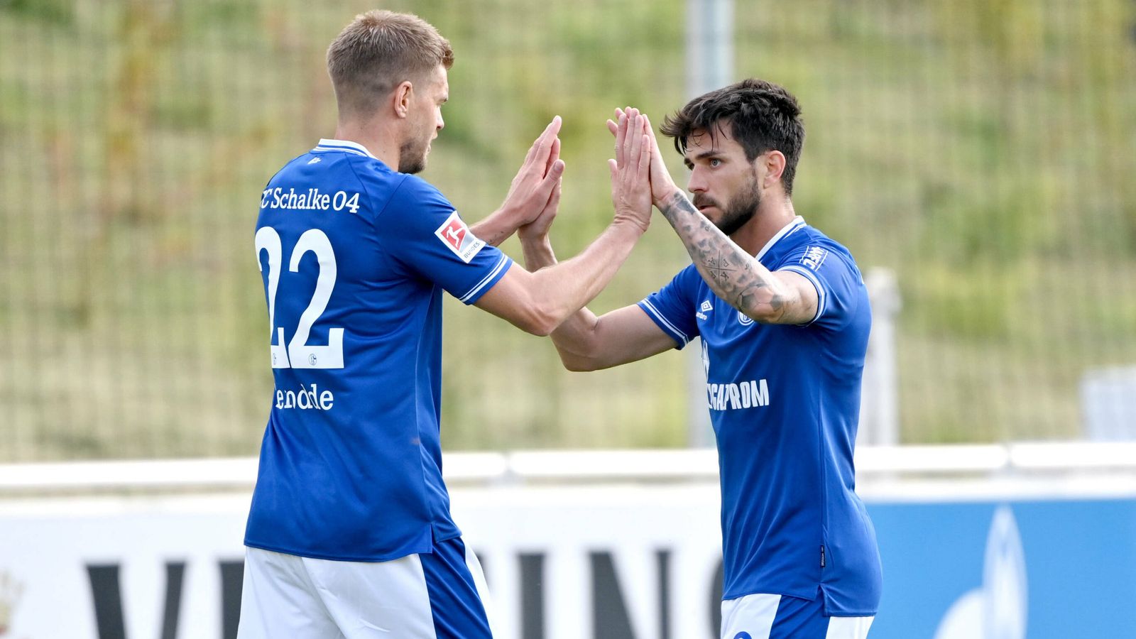 Schalke 04 News: Danny Latza neuer Kapitän auf Schalke | Fußball News ...